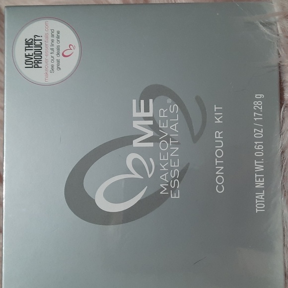 ME Makeover Essentials | Makeup | Nwt Me Makeover Essentials Contour ...